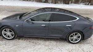 Pelēks Tesla Model S 2015 Rīga, ar dzinēja tilpumu 0.00 L un nobraukumu 189 tūkst. km par 14500 €, foto 4 vietnē AUTOMOTO.COM.LV