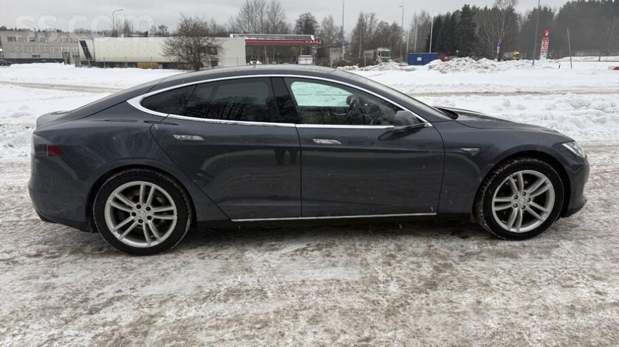 Pelēks Tesla Model S 2015 Rīga, ar dzinēja tilpumu 0.00 L un nobraukumu 189 tūkst. km par 14500 €, foto 8 vietnē AUTOMOTO.COM.LV