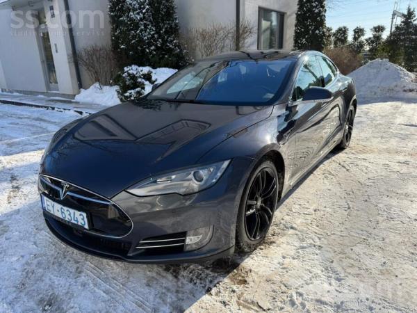 Grey Tesla Model S 2015 in Riga, with an engine capacity of 0.00 L and mileage of 222 thousand km for 14850 €, photo 1 on AUTOMOTO.COM.LV