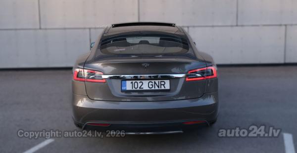 Pelēks Tesla Model S 2015 Tallina, ar dzinēja tilpumu 0.00 L un nobraukumu 297 tūkst. km par 17499 €, foto 7 vietnē AUTOMOTO.COM.LV