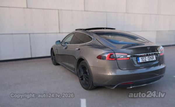 Pelēks Tesla Model S 2015 Tallina, ar dzinēja tilpumu 0.00 L un nobraukumu 297 tūkst. km par 17499 €, foto 8 vietnē AUTOMOTO.COM.LV