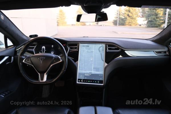 Pelēks Tesla Model S 2015 Tallina, ar dzinēja tilpumu 0.00 L un nobraukumu 297 tūkst. km par 17499 €, foto 11 vietnē AUTOMOTO.COM.LV