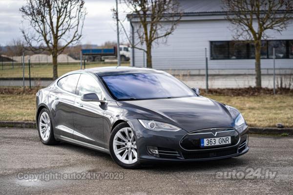 Grey Tesla Model S 2015 in Tartu, with an engine capacity of 0.00 L and mileage of 213 thousand km for 19900 €, photo 1 on AUTOMOTO.COM.LV