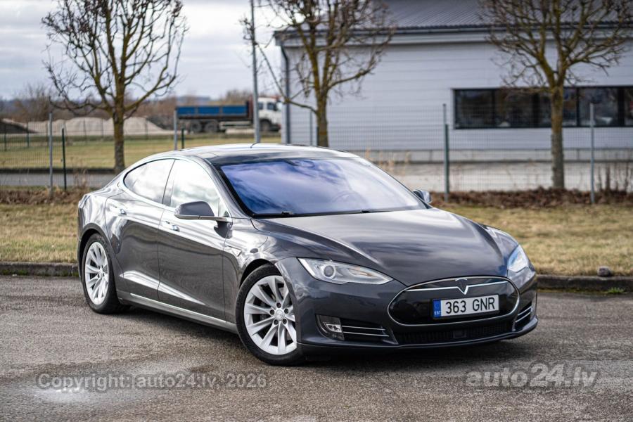 Pelēks Tesla Model S 2015 Tartu, ar dzinēja tilpumu 0.00 L un nobraukumu 213 tūkst. km par 19900 €, foto 1 vietnē AUTOMOTO.COM.LV