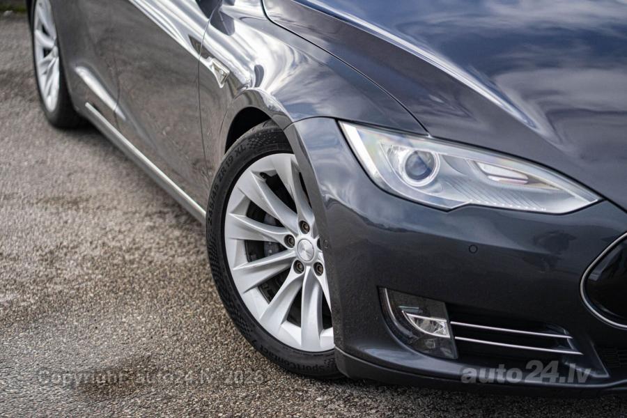 Pelēks Tesla Model S 2015 Tartu, ar dzinēja tilpumu 0.00 L un nobraukumu 213 tūkst. km par 19900 €, foto 3 vietnē AUTOMOTO.COM.LV