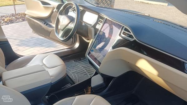 Pelēks Tesla Model S 2015 Tauragė, ar dzinēja tilpumu 0.00 L un nobraukumu 130 tūkst. km par 13250 €, foto 6 vietnē AUTOMOTO.COM.LV