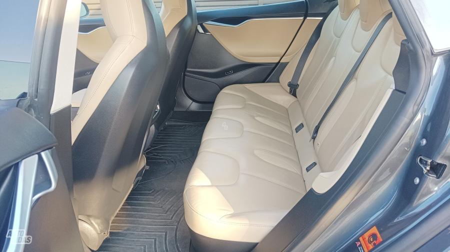 Grey Tesla Model S 2015 in Taurage, with an engine capacity of 0.00 L and mileage of 130 thousand km for 13250 €, photo 13 on AUTOMOTO.COM.LV