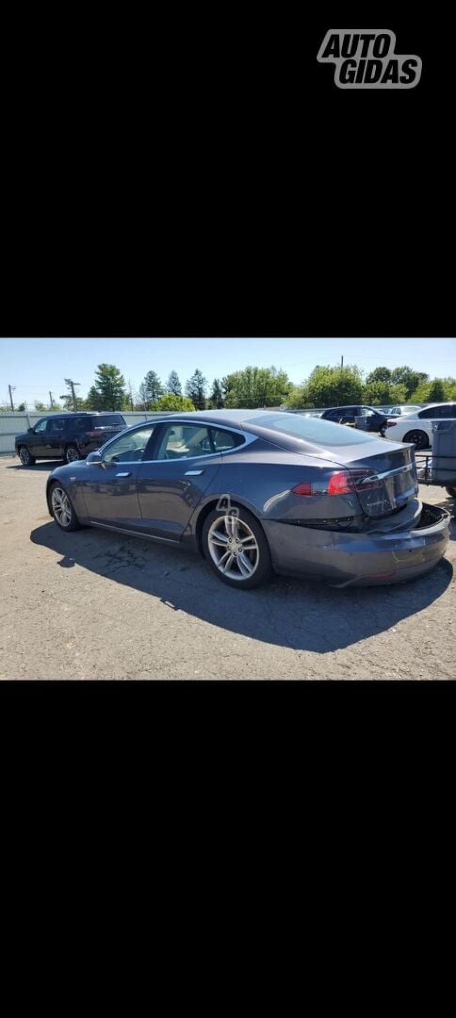 Grey Tesla Model S 2015 in Taurage, with an engine capacity of 0.00 L and mileage of 130 thousand km for 13250 €, photo 18 on AUTOMOTO.COM.LV