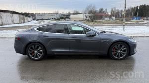 Pelēks Tesla Model S 2015 Rīga, ar dzinēja tilpumu 0.00 L un nobraukumu 218 tūkst. km par 12900 €, foto 3 vietnē AUTOMOTO.COM.LV