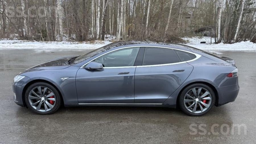 Pelēks Tesla Model S 2015 Rīga, ar dzinēja tilpumu 0.00 L un nobraukumu 218 tūkst. km par 12900 €, foto 7 vietnē AUTOMOTO.COM.LV