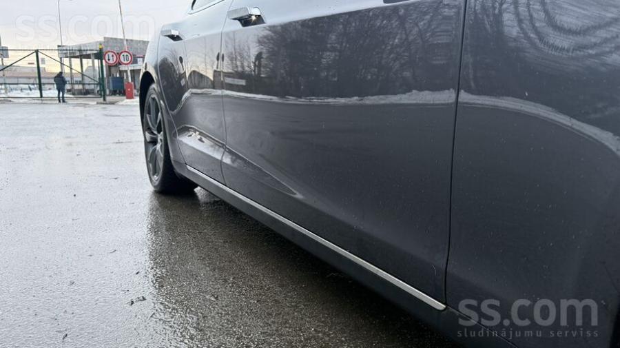 Pelēks Tesla Model S 2015 Rīga, ar dzinēja tilpumu 0.00 L un nobraukumu 218 tūkst. km par 12900 €, foto 10 vietnē AUTOMOTO.COM.LV