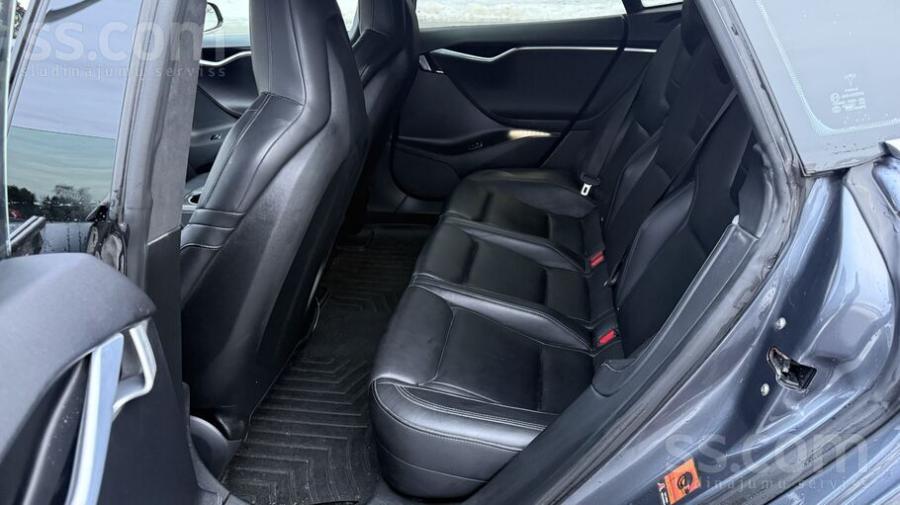 Pelēks Tesla Model S 2015 Rīga, ar dzinēja tilpumu 0.00 L un nobraukumu 218 tūkst. km par 12900 €, foto 14 vietnē AUTOMOTO.COM.LV