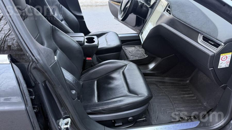 Pelēks Tesla Model S 2015 Rīga, ar dzinēja tilpumu 0.00 L un nobraukumu 218 tūkst. km par 12900 €, foto 16 vietnē AUTOMOTO.COM.LV