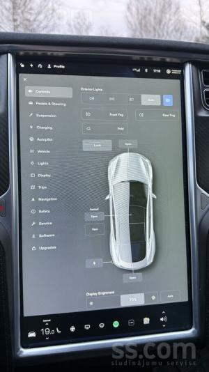 Pelēks Tesla Model S 2015 Rīga, ar dzinēja tilpumu 0.00 L un nobraukumu 218 tūkst. km par 12900 €, foto 22 vietnē AUTOMOTO.COM.LV