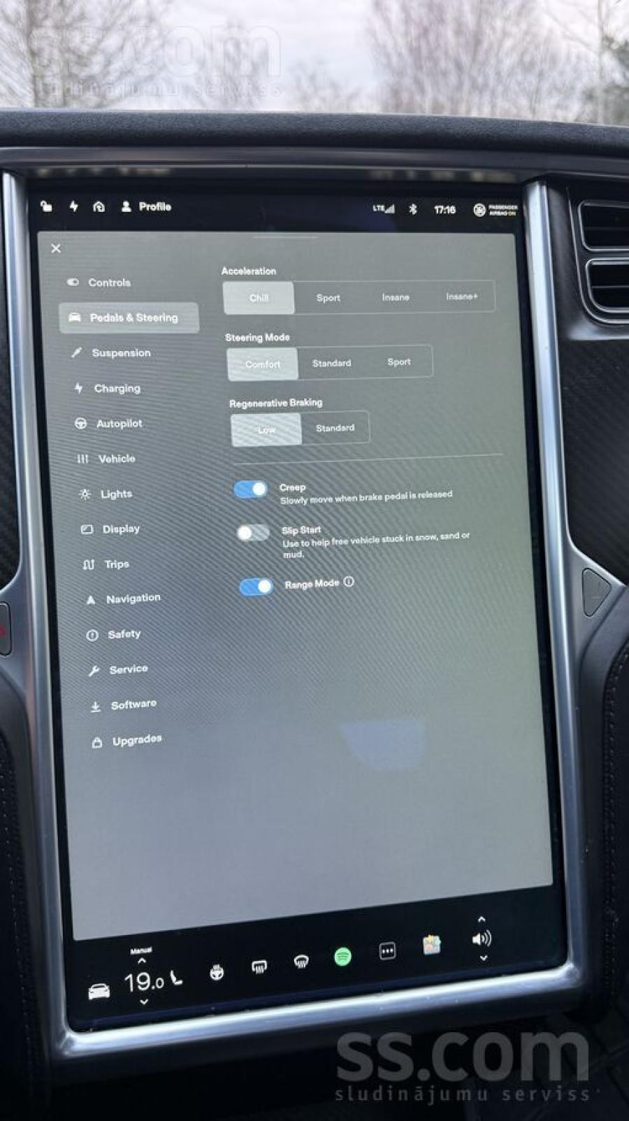 Pelēks Tesla Model S 2015 Rīga, ar dzinēja tilpumu 0.00 L un nobraukumu 218 tūkst. km par 12900 €, foto 23 vietnē AUTOMOTO.COM.LV