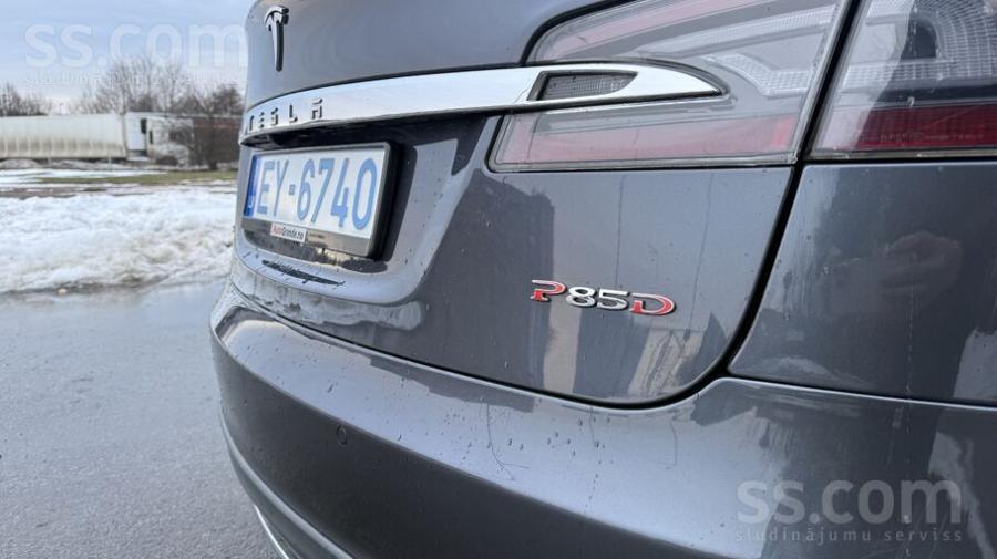 Pelēks Tesla Model S 2015 Rīga, ar dzinēja tilpumu 0.00 L un nobraukumu 218 tūkst. km par 12900 €, foto 26 vietnē AUTOMOTO.COM.LV