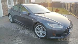 Grey Tesla Model S 2015 in Taurage, with an engine capacity of 0.00 L and mileage of 132 thousand km for 13200 €, photo  on AUTOMOTO.COM.LV