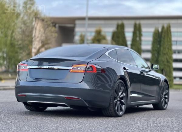 Pelēks Tesla Model S 2015 Rīga, ar dzinēja tilpumu 0.00 L un nobraukumu 195 tūkst. km par 19777 €, foto 2 vietnē AUTOMOTO.COM.LV