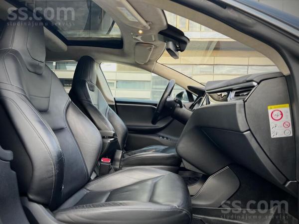 Pelēks Tesla Model S 2015 Rīga, ar dzinēja tilpumu 0.00 L un nobraukumu 195 tūkst. km par 19777 €, foto 3 vietnē AUTOMOTO.COM.LV