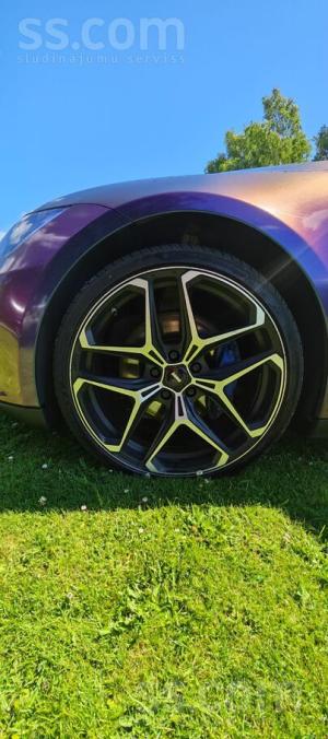 Grey Tesla Model S 2015 in Riga, with an engine capacity of 0.00 L and mileage of 304 thousand km for 17777 €, photo 7 on AUTOMOTO.COM.LV