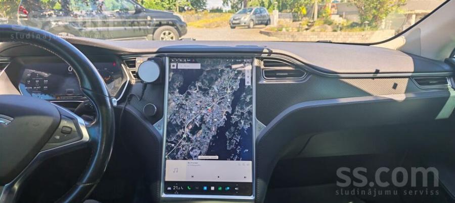 Grey Tesla Model S 2015 in Riga, with an engine capacity of 0.00 L and mileage of 304 thousand km for 17777 €, photo 10 on AUTOMOTO.COM.LV
