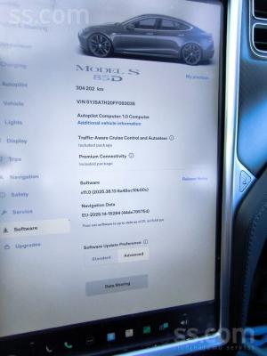 Grey Tesla Model S 2015 in Riga, with an engine capacity of 0.00 L and mileage of 304 thousand km for 17777 €, photo 12 on AUTOMOTO.COM.LV