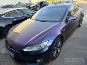 Pelēks Tesla Model S 2015 Rīga, ar dzinēja tilpumu 0.00 L un nobraukumu 304 tūkst. km par 15777 €, foto 3 vietnē AUTOMOTO.COM.LV