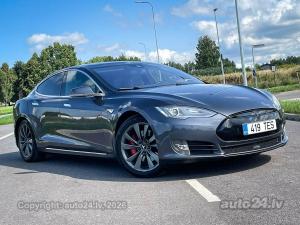 Pelēks Tesla Model S 2015 Viljandi, ar dzinēja tilpumu 0.00 L un nobraukumu 229 tūkst. km par 20000 €, foto  vietnē AUTOMOTO.COM.LV
