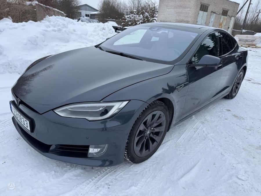 Pelēks Tesla Model S 2016 Gargždai, ar dzinēja tilpumu 0.00 L un nobraukumu 82 tūkst. km par 17500 €, foto 1 vietnē AUTOMOTO.COM.LV