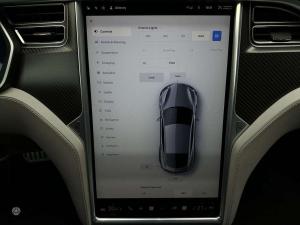 Grey Tesla Model S 2016 in Vilnius, with an engine capacity of 0.00 L and mileage of 141 thousand km for 19750 €, photo 13 on AUTOMOTO.COM.LV