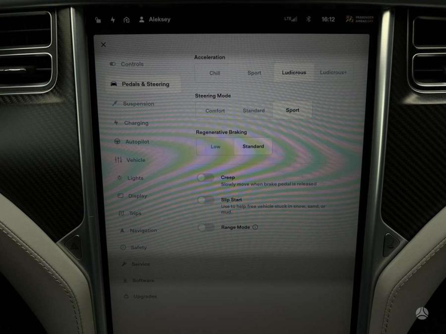 Grey Tesla Model S 2016 in Vilnius, with an engine capacity of 0.00 L and mileage of 141 thousand km for 19750 €, photo 14 on AUTOMOTO.COM.LV