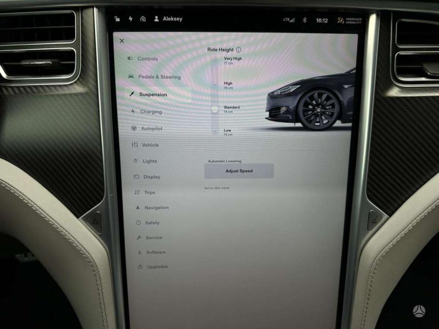 Grey Tesla Model S 2016 in Vilnius, with an engine capacity of 0.00 L and mileage of 141 thousand km for 19750 €, photo 15 on AUTOMOTO.COM.LV