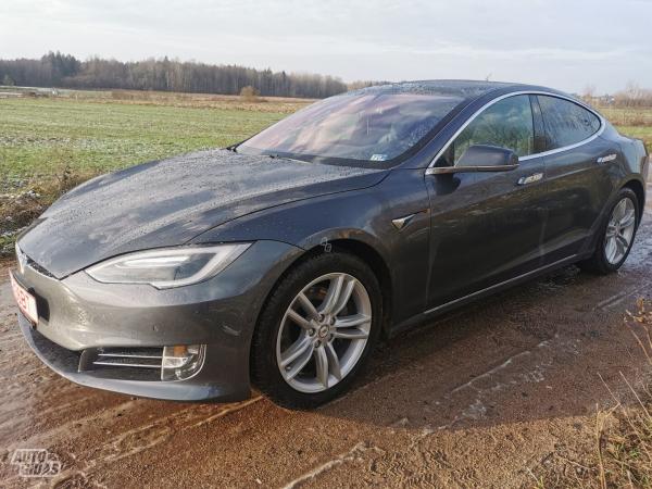 Grey Tesla Model S 2017 in Kaunas, with an engine capacity of 0.00 L and mileage of 82 thousand km for 22700 €, photo 1 on AUTOMOTO.COM.LV