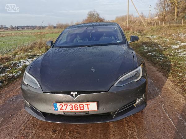 Grey Tesla Model S 2017 in Kaunas, with an engine capacity of 0.00 L and mileage of 82 thousand km for 22700 €, photo 4 on AUTOMOTO.COM.LV