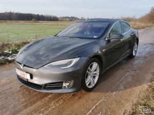 Grey Tesla Model S 2017 in Kaunas, with an engine capacity of 0.00 L and mileage of 82 thousand km for 22700 €, photo 8 on AUTOMOTO.COM.LV