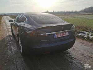 Grey Tesla Model S 2017 in Kaunas, with an engine capacity of 0.00 L and mileage of 82 thousand km for 22700 €, photo 10 on AUTOMOTO.COM.LV