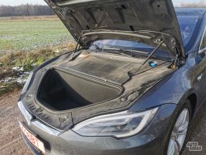 Grey Tesla Model S 2017 in Kaunas, with an engine capacity of 0.00 L and mileage of 82 thousand km for 22700 €, photo 25 on AUTOMOTO.COM.LV
