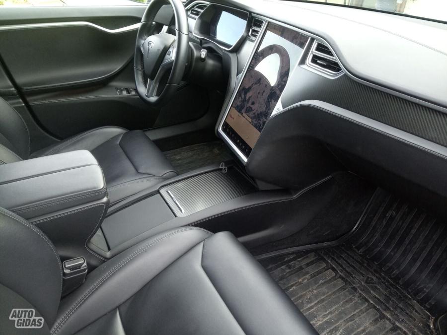 Grey Tesla Model S 2017 in Kaunas, with an engine capacity of 0.00 L and mileage of 82 thousand km for 22700 €, photo 26 on AUTOMOTO.COM.LV