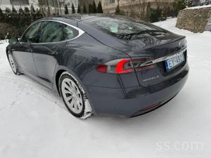 Pelēks Tesla Model S 2017 Rīga, ar dzinēja tilpumu 0.00 L un nobraukumu 165 tūkst. km par 18900 €, foto 3 vietnē AUTOMOTO.COM.LV