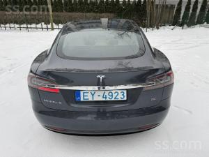 Pelēks Tesla Model S 2017 Rīga, ar dzinēja tilpumu 0.00 L un nobraukumu 165 tūkst. km par 18900 €, foto 4 vietnē AUTOMOTO.COM.LV