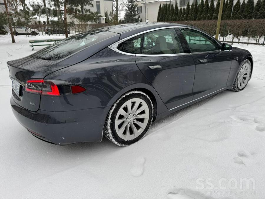 Pelēks Tesla Model S 2017 Rīga, ar dzinēja tilpumu 0.00 L un nobraukumu 165 tūkst. km par 18900 €, foto 5 vietnē AUTOMOTO.COM.LV