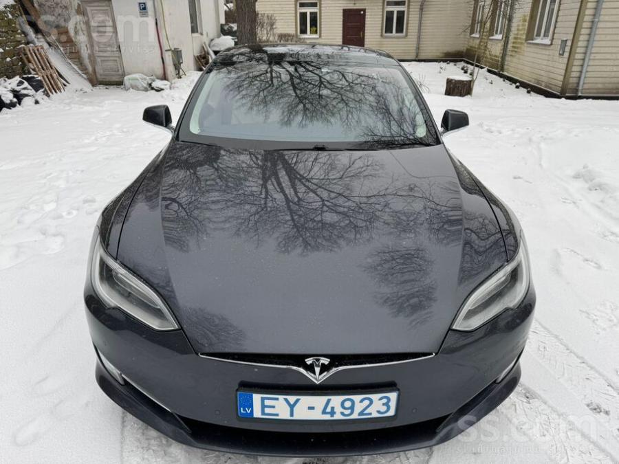 Pelēks Tesla Model S 2017 Rīga, ar dzinēja tilpumu 0.00 L un nobraukumu 165 tūkst. km par 18900 €, foto 8 vietnē AUTOMOTO.COM.LV
