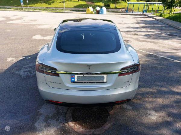Pelēks Tesla Model S 2017 Klaipėda, ar dzinēja tilpumu 0.00 L un nobraukumu 422 tūkst. km par 11000 €, foto 7 vietnē AUTOMOTO.COM.LV