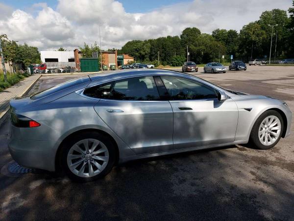Pelēks Tesla Model S 2017 Klaipėda, ar dzinēja tilpumu 0.00 L un nobraukumu 422 tūkst. km par 11000 €, foto 8 vietnē AUTOMOTO.COM.LV