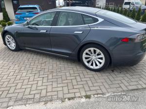 Grey Tesla Model S 2017 in Tartu, with an engine capacity of 0.00 L and mileage of 170 thousand km for 24000 €, photo 4 on AUTOMOTO.COM.LV