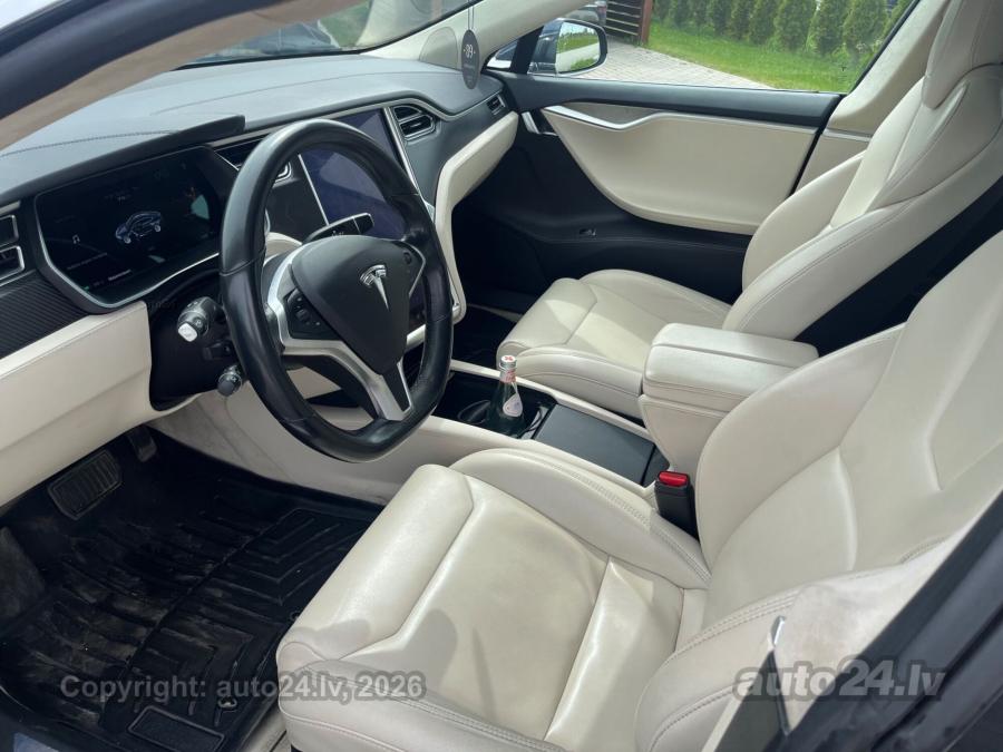 Grey Tesla Model S 2017 in Tartu, with an engine capacity of 0.00 L and mileage of 170 thousand km for 24000 €, photo 10 on AUTOMOTO.COM.LV