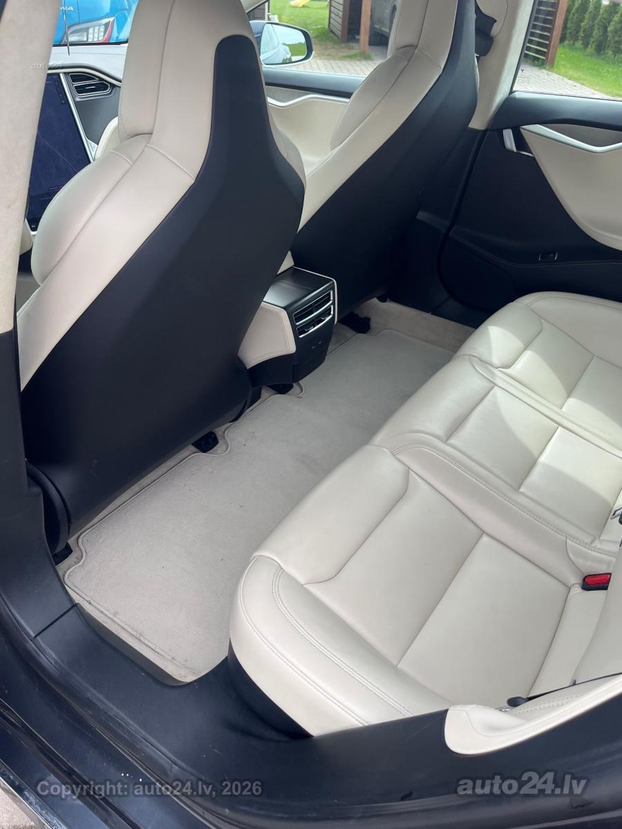 Grey Tesla Model S 2017 in Tartu, with an engine capacity of 0.00 L and mileage of 170 thousand km for 24000 €, photo 13 on AUTOMOTO.COM.LV