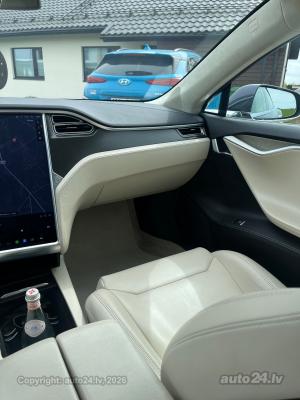 Grey Tesla Model S 2017 in Tartu, with an engine capacity of 0.00 L and mileage of 170 thousand km for 24000 €, photo 15 on AUTOMOTO.COM.LV