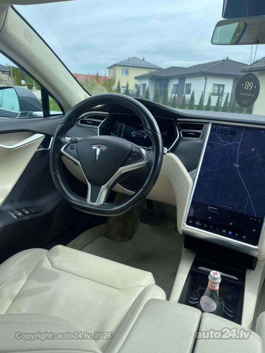 Grey Tesla Model S 2017 in Tartu, with an engine capacity of 0.00 L and mileage of 170 thousand km for 24000 €, photo 16 on AUTOMOTO.COM.LV
