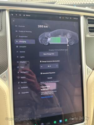 Grey Tesla Model S 2017 in Tartu, with an engine capacity of 0.00 L and mileage of 170 thousand km for 24000 €, photo 19 on AUTOMOTO.COM.LV